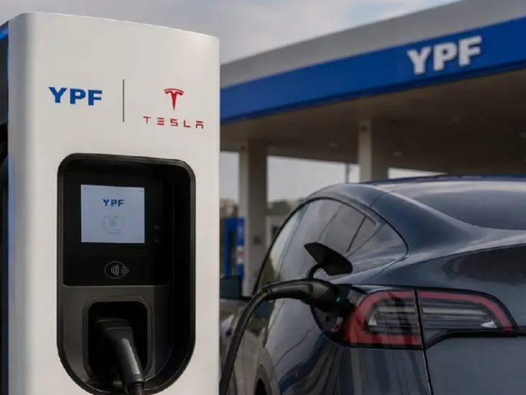YPF selló un acuerdo con Tesla para desarrollo una red de estaciones de ...